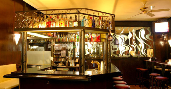 Location Bar m. schönem 70ies-Interieur in München / Schwabing-West